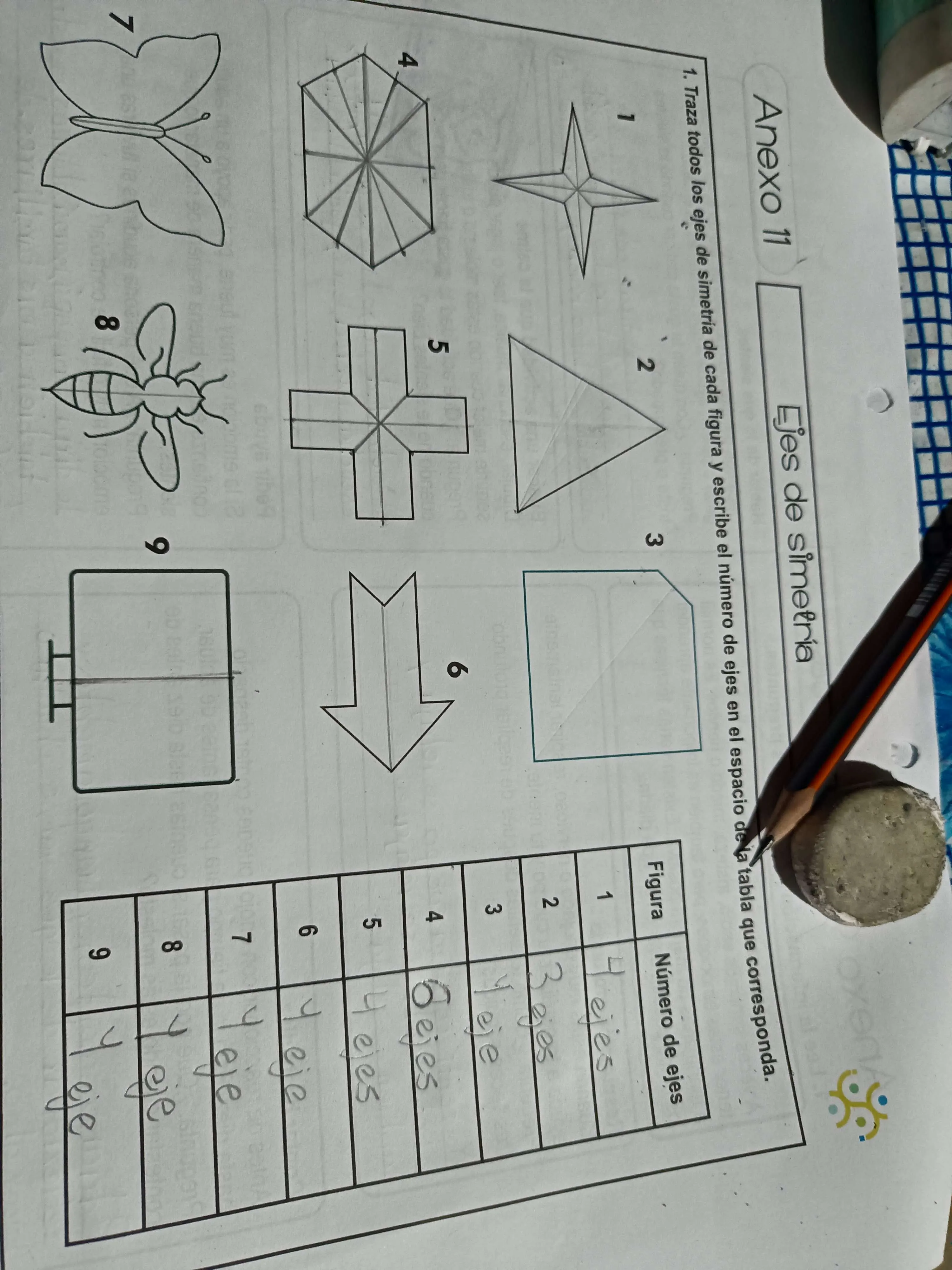 Simetria Con Figuras Geometricas 894x894